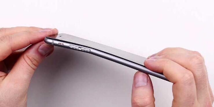 The iPhone 6 Plus Is Bending In People's Pockets