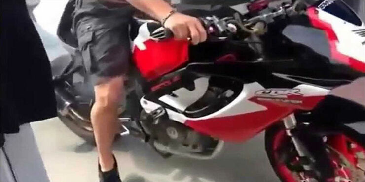 Motorcycle Show Off Ends In Epic Fail