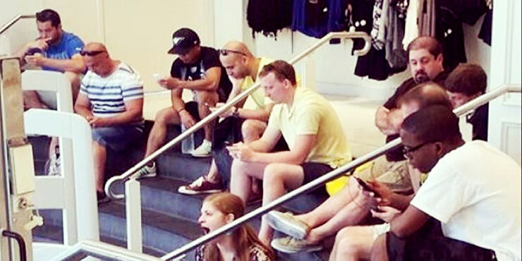 27 Hilarious & Disturbing Pics That Prove That Men Hate Shopping
