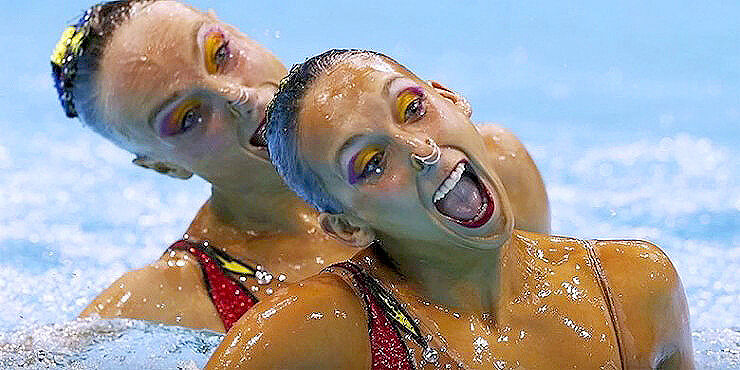 Synchronized Swimmers Pulls The Most Bizarre Faces